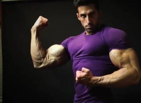 Flexing Absolute Muscle Beast Thisvid Com