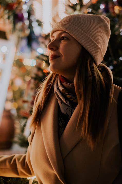 Woman Wearing Grey Coat Photo Free People Image On Unsplash
