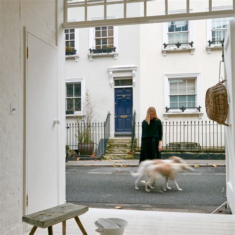 Echlin Uses Broken Plan Layout To Create Spacious London Mews House