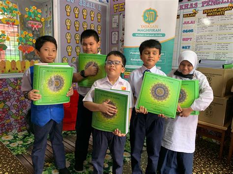 Pelajar PPKI Gembira Terima Al Quran Braille Yayasan Maghfirah