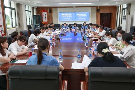 黄州区未成年人“一站式”保护中心揭牌成立并召开首次联席会议澎湃号·政务澎湃新闻 The Paper