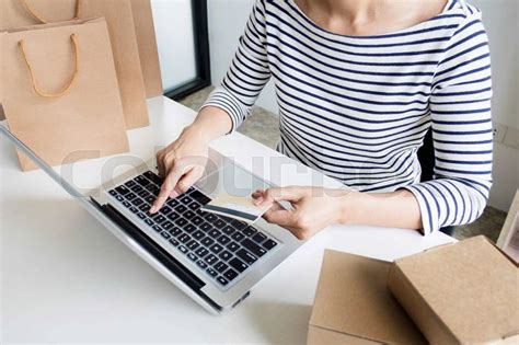 computer input images search images on everypixel