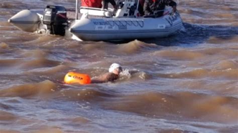 Un joven mendocino cruzó el Río de la Plata nadando y logró un nuevo récord mundial MDZ Online