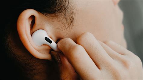 How To Pause Audio On Apple AirPods