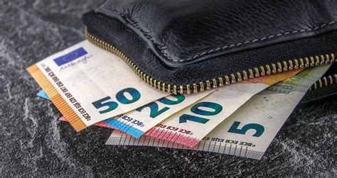 Lost Wallet Experiment Shows How Honest People Can Really Be