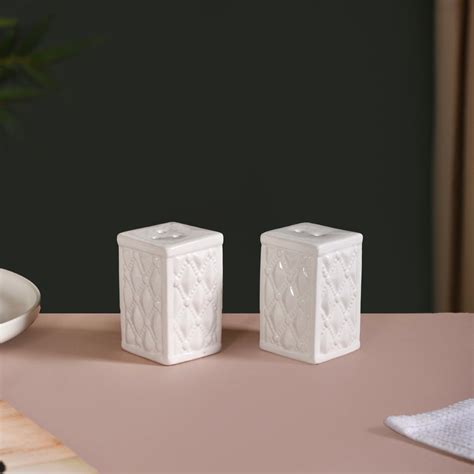 White Chic Ceramic Salt And Pepper Shaker Set Online Premium Salt