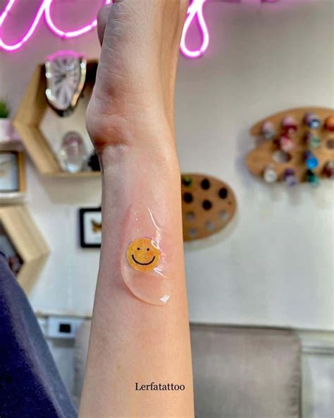 Top 30 Funny Smile Tattoo Design Ideas 2021 Updated Smile Tattoo