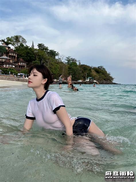 麻豆街拍 on Twitter 巨乳死库水 街拍 露出 反差婊 换妻 绿帽 丝袜 淫妻 走光 抄底 夫妻 偷拍