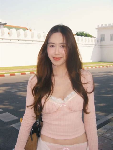 เที่ยวกรุงเทพ1วัน ถ่ายรูปเล่นแถวท่าเตียน🎧🌤 แกลเลอรีที่โพสต์โดย Elle
