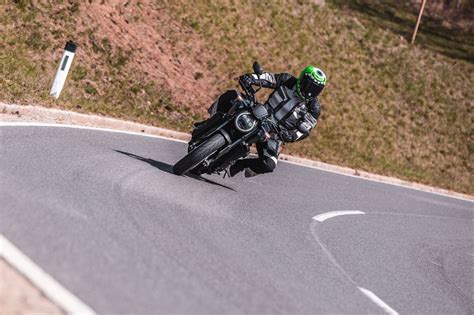 Honda Hornet 750 Vs Honda CB1000R Black Edition Vergleich 2023