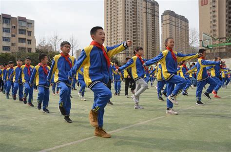 敞开阳光大门 架起家校心桥 西安交通大学资产经营有限公司