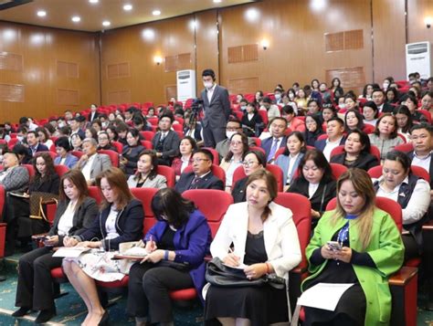 Нийслэл дэх боловсролын байгууллагын удирдлагууд зөвлөлдөж байна E Mn