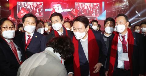 머니s포토 국힘 윤석열 약해진 지역 당협 재건 청년과 여성 보강