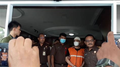 Dituntut 1 5 Tahun Penjara Dalam Kasus KDRT Venna Melinda Ferry Irawan