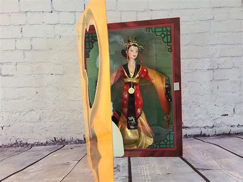 Disney Mulan Collector Doll Film Premuere Edition Imperial Beauty