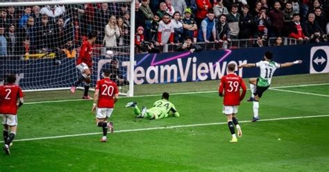 مانشستر يونايتد يخطف بطاقة نصف نهائي كأس الاتحاد برباعية مثيرة ضد