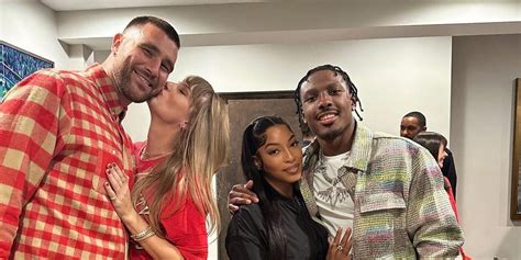 See The First Pic Of Taylor Swift Kissing Travis Kelce