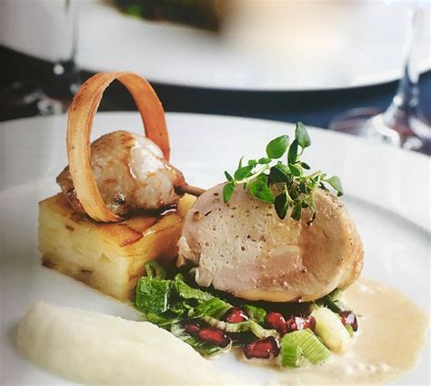 Farsert Vaktel Med Anna Poteter Og Steinsoppsaus Appetitt