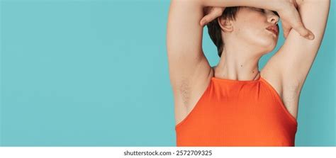 mil resultados de imágenes fotos de stock e ilustraciones libres de regalías para Axilas