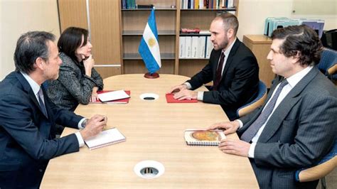 El Gobierno Desembolsa Más De Us300 Millones Al Fmi Y Avanza Hacia La
