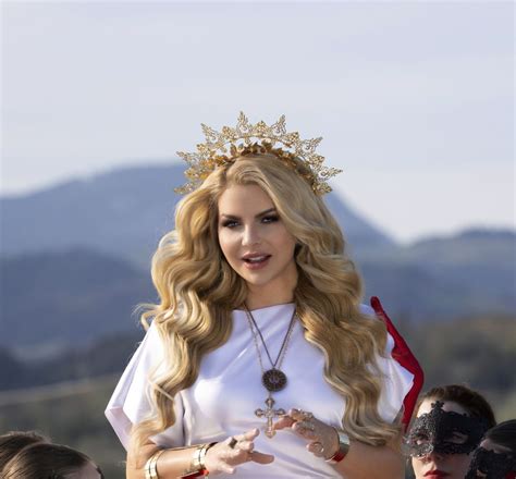 Neisha Prestala Nujno Operacijo Svet24 Si