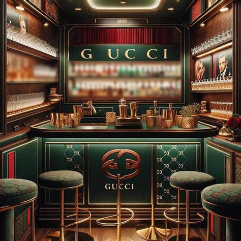 قطار قدیمی اما فوق لاکچری گوچی برای عاشقان مد و لباس عکس