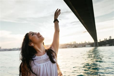 Premium Photo Cruise Ship Vacation Woman Enjoying Travel Vacation At