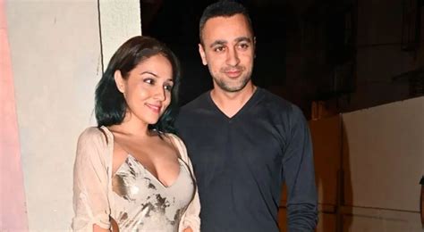 Lekha Washington Makes Her Relationship With Imran Khan Official See