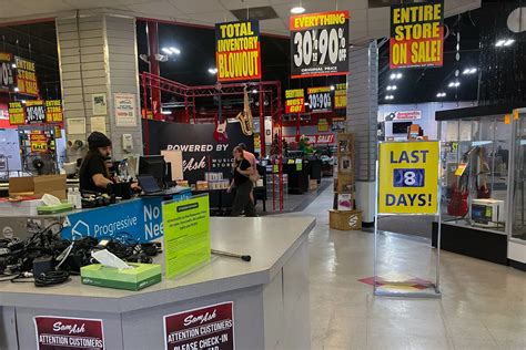 Inside A Closing Sam Ash Music Store Retail Dive