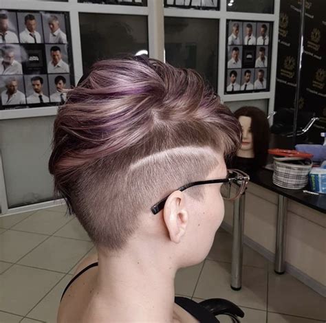 Короткая стрижка томбой стрижка выбритые виски Стрижка Прически Короткие стрижки