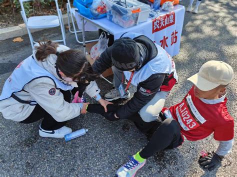 泰安市卫生健康委员会 委内动态 市卫健委圆满完成2023泰安马拉松医疗保障工作