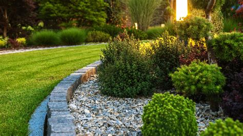 8 Paver Landscape Edging Ideas To Add Curb Appeal To Your Yard
