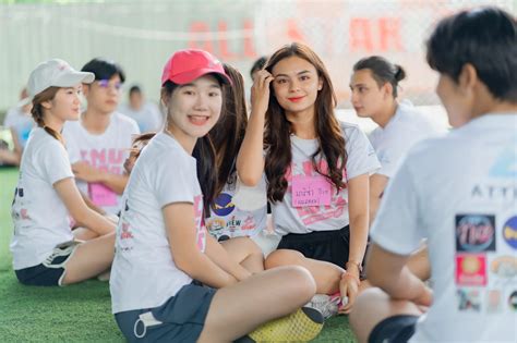 คุณตี๋ ภาคภูมิ ยาปัน ผู้บริหาร Attitude Clinic ของเราร่วมกิจกรรมเปิดงาน
