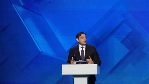 Вулин поручио председници ЕК ЕУ тражи да уведемо санкције Русији и признамо Косово — Rt Balkan