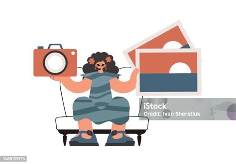 젊은 아가씨는 카메라와 사진을 손에 들고 있습니다 흰색 기초에 뒤로 당겨졌습니다 트렌디한 스타일 벡터 일러스트레이션 검은색에