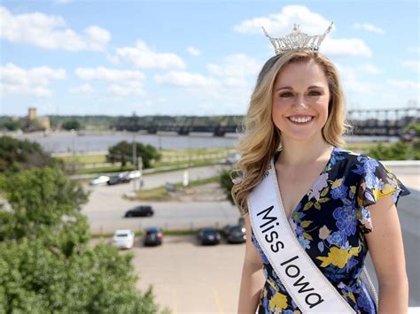 Bettendorfs Emily Tinsman The New Miss Iowa Will Sing Praises Of The