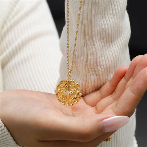 Floral Blessing Compass Medallion Necklace Vanimy