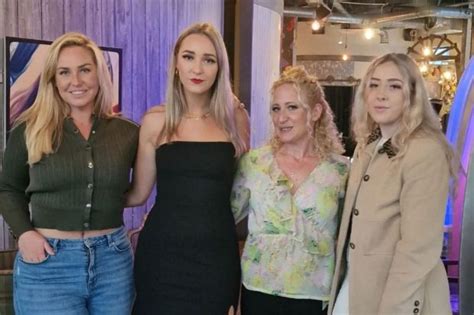 This Mornings Josie Gibson Poses With Her Rarely Seen Sisters As Fans