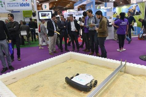 The First Ever Autonomous Poultry Robot Launched At Space 2017