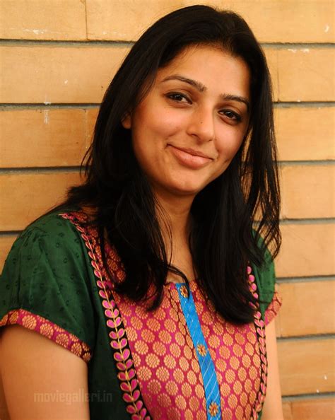Test Bhumika Chawla Latest Wallpapers Stills Pics Photo Gallery