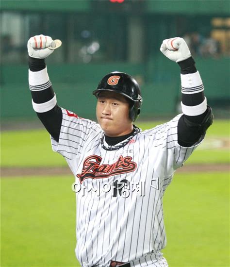 이대호 8경기 연속 홈런세계기록 타이1보 아시아경제