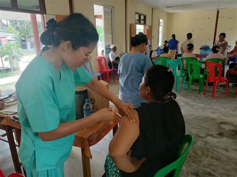 ဘူးသီးတောင်မြို့၌ အသက် ၅ဝ နှစ်အထက်ပြည်သူများအား ကိုဗစ် ၁၉ ကာကွယ်ဆေး ပဉ္စမအကြိမ် စတင်ထိုးနှံ