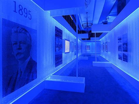 Swarovski Sparkling Secrets Shanghai Crystal Maze Crystal Maze