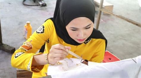 Dorong Motif Bintan Lebih Dikenal Bupati Roby Kunjungi Sentra Batik