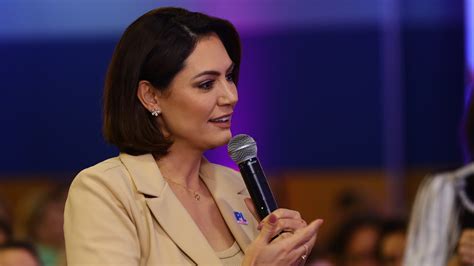 Michelle Bolsonaro Avalia Ir à Posse De Trump