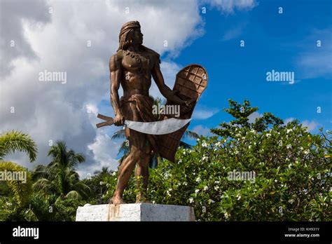 Lasie Philippines Cebu Mactan Mactan Sanctuaire Statue De Lapu