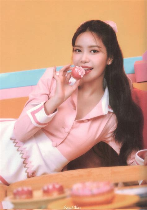 Mamamoo Seasons Greetings 2023 [moomoos Donuts] [scans] Kpopping
