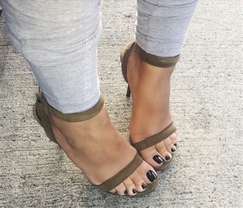 Pin By Eleccytel Instalaciones On Ciera Rogers Heels Hot High Heels
