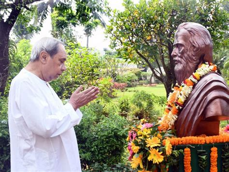 Odisha Cm Naveen Patnaik Pays Floral Tributes To Pandit Nilakantha Das