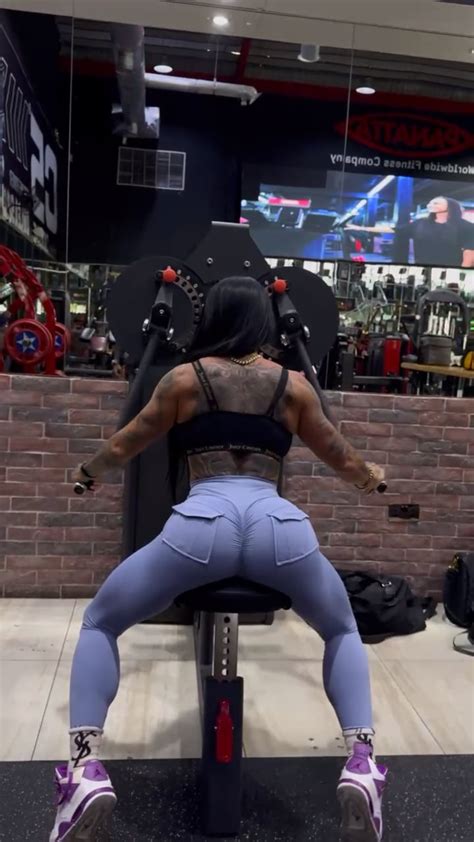 Working On Those Shoulders Rthickfit